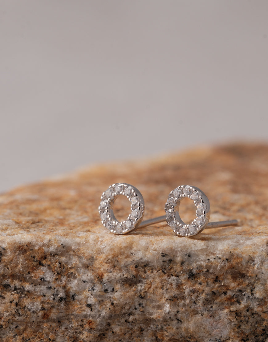 Mini Circle Stud – Arienti